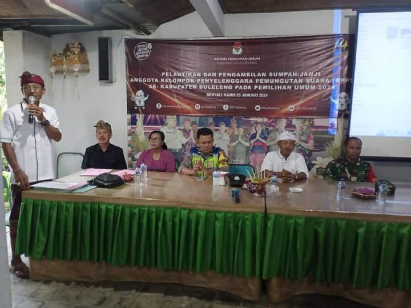 Pelantikan Ketua Dan Anggota KPPS Untuk Pemilu 2024 - Website Desa Menyali